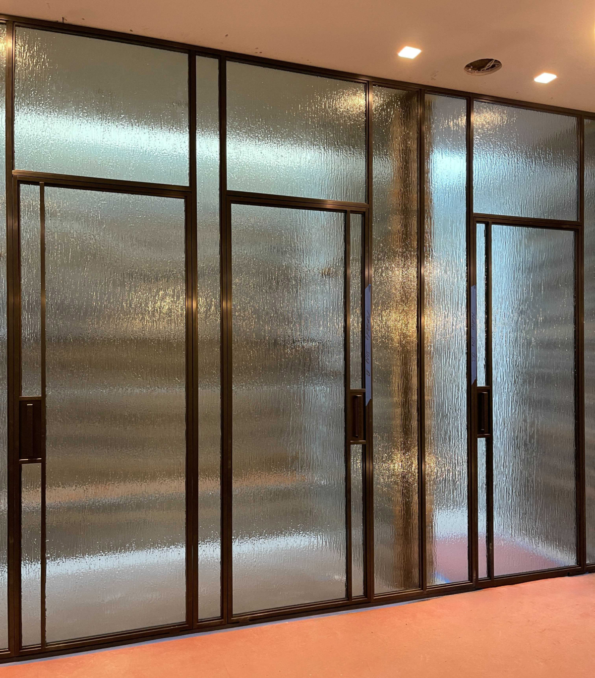 Cascade XL Textured Glass can be used for glass walls, doors and stairs.